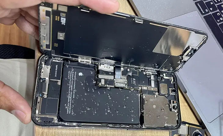 iPhone Water Damage Repair in Dubai, UAE | My Celcare JLT